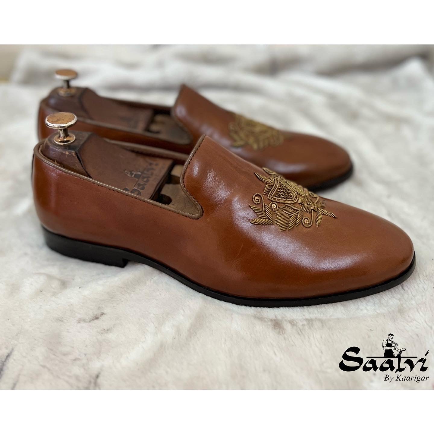 Best Zardosi Leather Jalsa For Men's